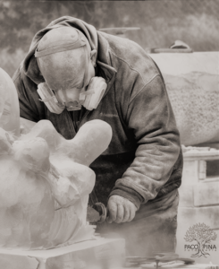 Sculpteur en Occitanie Yannick Robert, sculpture sur commande.